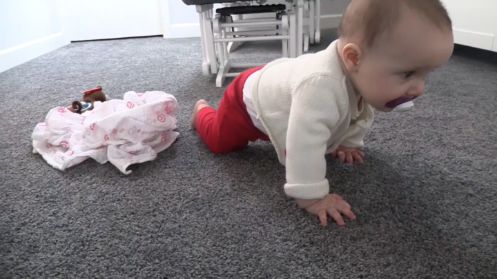 Pathways.org | Starts to move with alternate leg and arm movement e.g. creeping, crawling