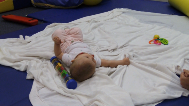 Pathways.org | Parents’ Guide to Baby Rolling Over During Tummy Time